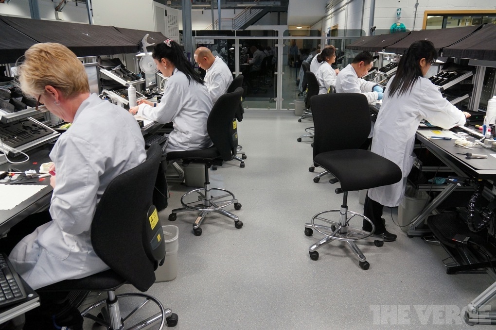 一支手機36萬！帶你參觀 Vertu 工作現場 | T客邦