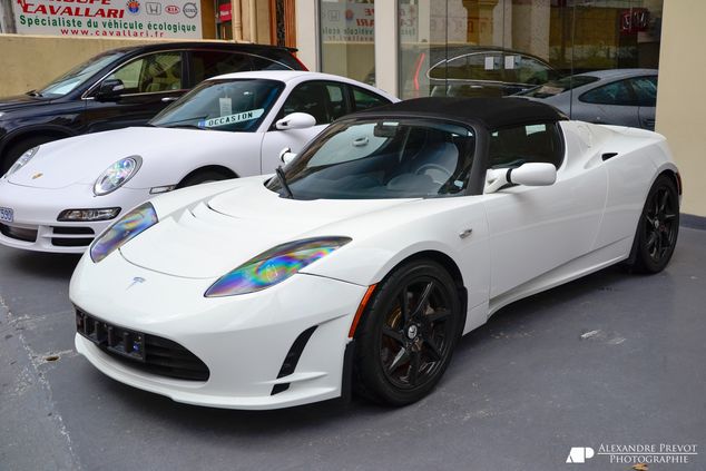 特斯拉電動車也有彩蛋！內建「007」潛艇模式輸入隱藏代碼便可開啟 | T客邦