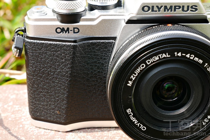 史上最平價的五軸防震 Olympus E-M10 Mark II 實拍評測 | T客邦
