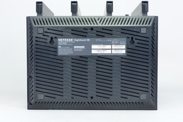 搭載主動式天線的 3 頻無線路由器，實測 Netgear Nighthawk X8 R8500 | T客邦