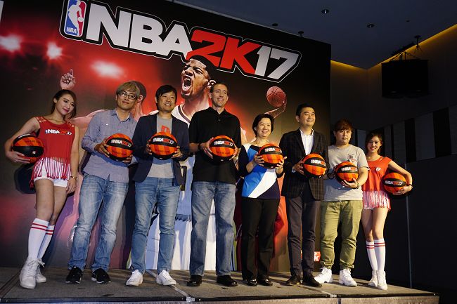 史上最真實的籃球遊戲：《NBA 2K17》遊戲製作人Erick Boenisch來台解說全新遊戲內容與要素 | T客邦