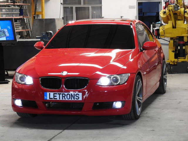 變形金剛「真實版」！土耳其「Letrons」讓BMW E93站起來「變身」 | T客邦