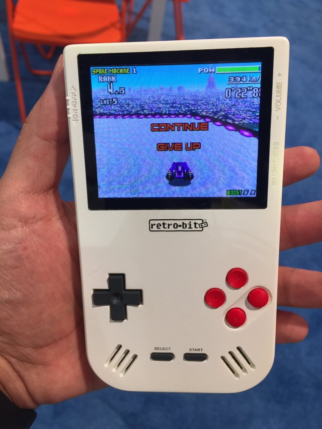 Retro-Bit推出非官方版GameBoy主機 Super Retro Boy，支援讀取原廠 GB、GBA遊戲卡匣 | T客邦