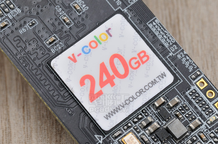 配備 LED 燈光外加彩色塗裝，V-Color VLM100 固態硬碟實測 | T客邦