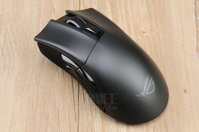 新增 DPI 狙擊按鈕與 Aura 燈光，Asus ROG Gladius II 電競滑鼠試用 | T客邦