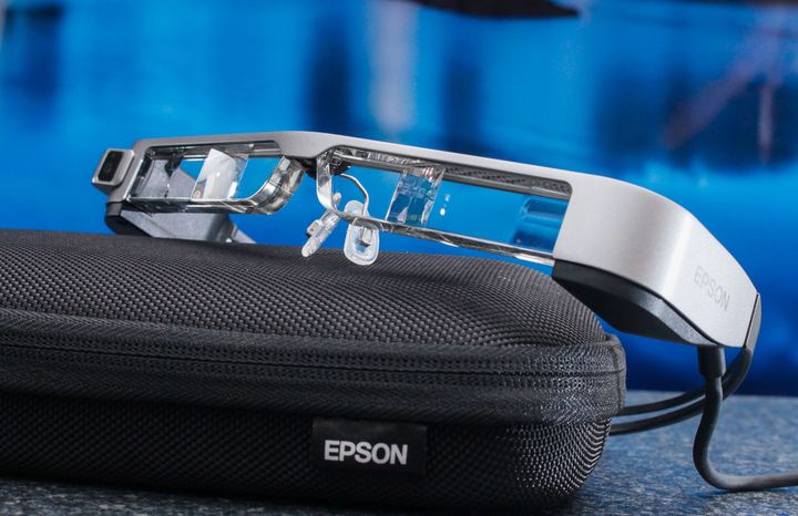 Epson 全新智慧眼鏡 BT-300 動手玩：搭載 HD 高解析度 OLED 半透明屏幕設計、AR 擴增實境應用 | T客邦