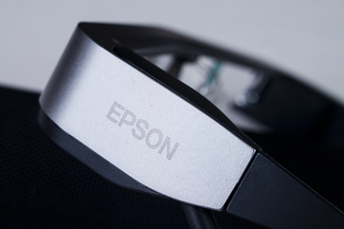 Epson 全新智慧眼鏡 BT-300 動手玩：搭載 HD 高解析度 OLED 半透明屏幕設計、AR 擴增實境應用 | T客邦
