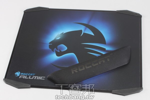 ROCCAT Alumic 最新款雙面遊戲鼠墊搶先玩 | T客邦