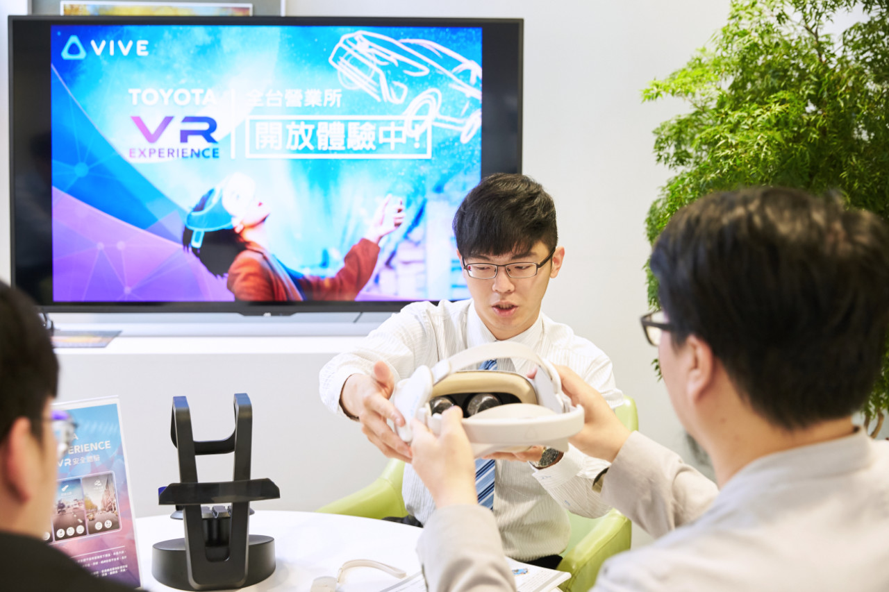 不只是賞車，更實際體驗安全配備重要性！TOYOTA領先 業界首創展間導入「VR安全體驗」，帶來身歷其境的安全駕駛新感受！ | T客邦