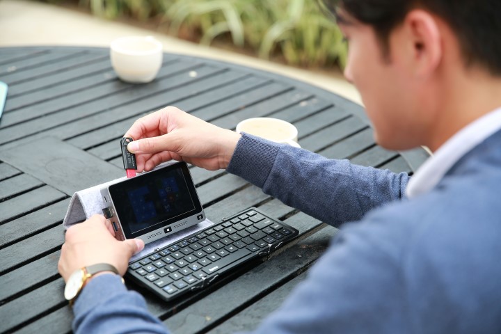 Mi MiniPC 5吋螢幕迷你電腦，Windows、Android雙系統自由選 | T客邦