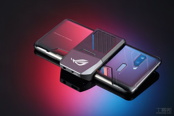 華碩 ROG Phone 大全套開箱！重新定義電競手機樣貌 | T客邦