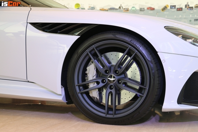 永三汽車Aston Martin高雄展示中心開幕， DBS Superleggera、DB11 AMR Signature Edition連袂 ...