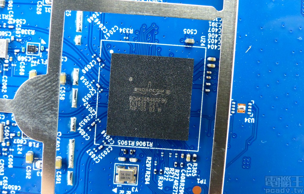 敲響 802.11ax/Wi-Fi 6 大門，Netgear Nighthawk AX8 RAX80 無線網路路由器實測 | T客邦