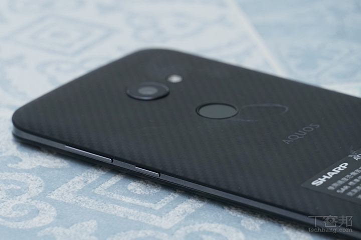 承襲日系的設計風格，強悍極輕薄手機 SHARP AQUOS zero 評測 | T客邦