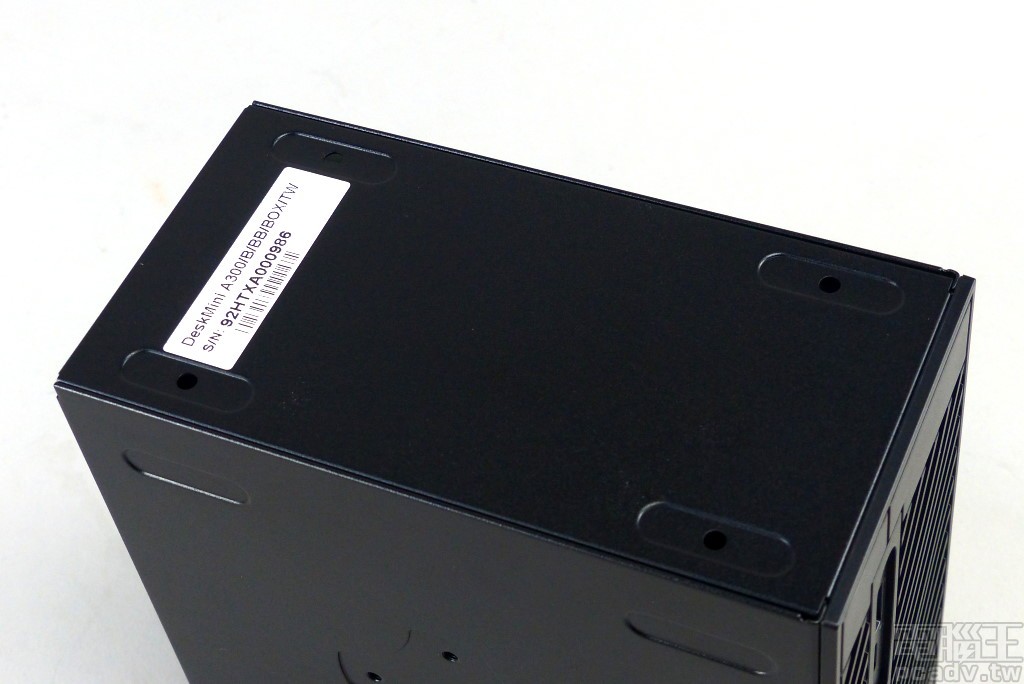 發揮 Ryzen APU 高整合性優勢，ASRock DeskMini A300 Mini-STX 迷你準系統效能、溫度、噪音分析實測 | T客邦