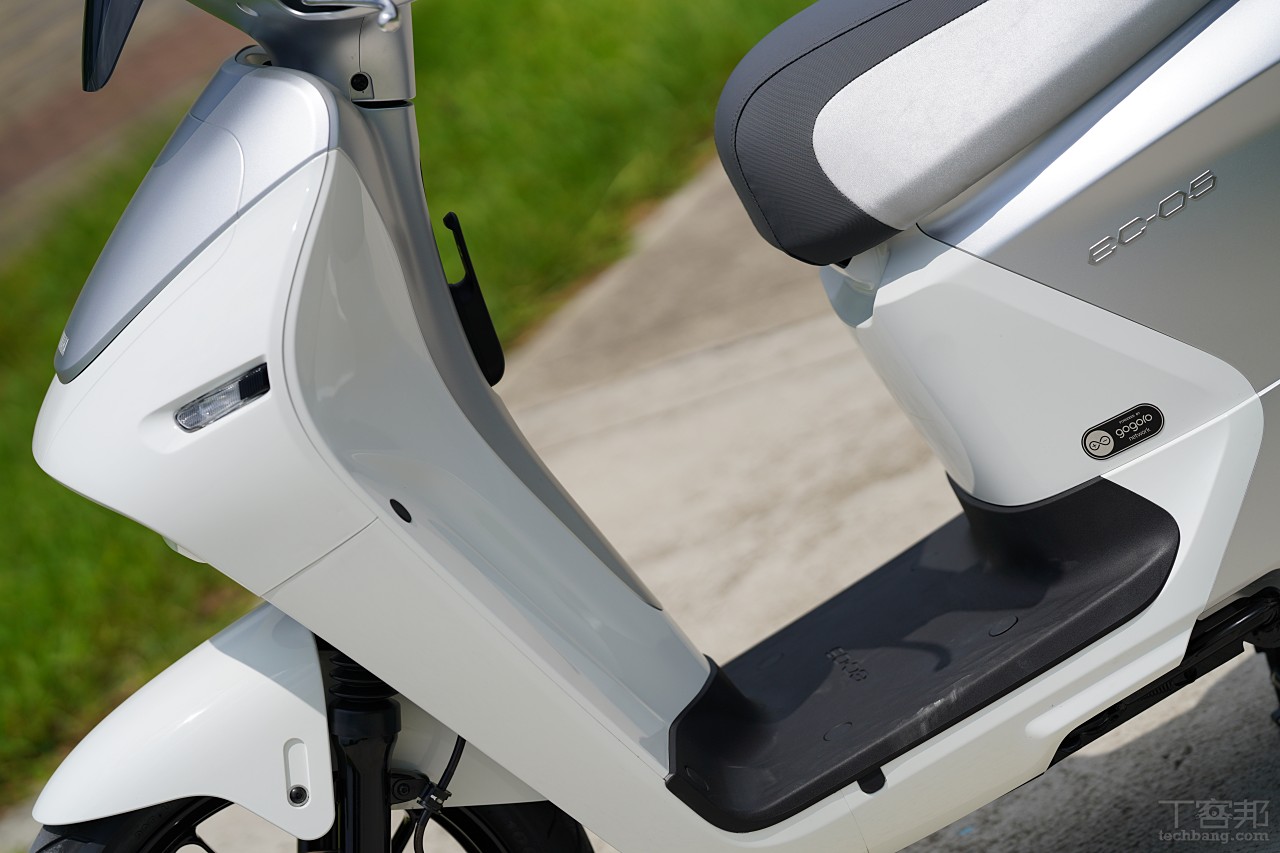 YAMAHA EC-05 試駕：同屬Gogoro 生態系騎起來與 Gogoro 2 有什麼差異？它是值得買的電動車嗎？ | T客邦