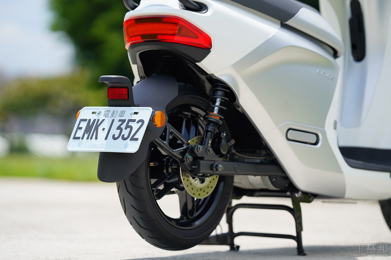 YAMAHA EC-05 試駕：同屬Gogoro 生態系騎起來與 Gogoro 2 有什麼差異？它是值得買的電動車嗎？ | T客邦