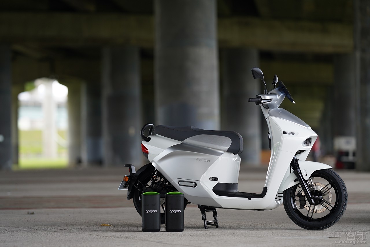 YAMAHA EC-05 試駕：同屬Gogoro 生態系騎起來與 Gogoro 2 有什麼差異？它是值得買的電動車嗎？ | T客邦