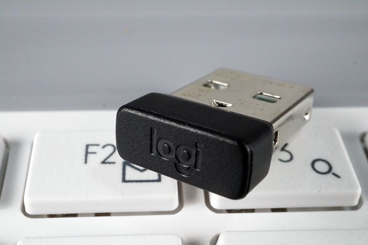 Logitech MK470 無線鍵盤滑鼠組評測：極致纖薄，高效安靜的工作利器 | T客邦