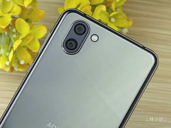 渾身上下充滿個性線條！夏普 SHARP AQUOS R3 智慧型手機開箱/拍照成果/功能介紹/評測/心得！ | T客邦