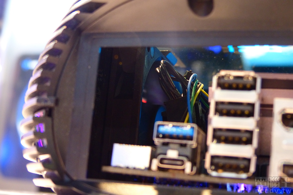 CES 2020：InWin 迎廣科技推出 B1 Mini-ITX 迷你機殼，正擺、橫躺、HTPC 都出色 | T客邦