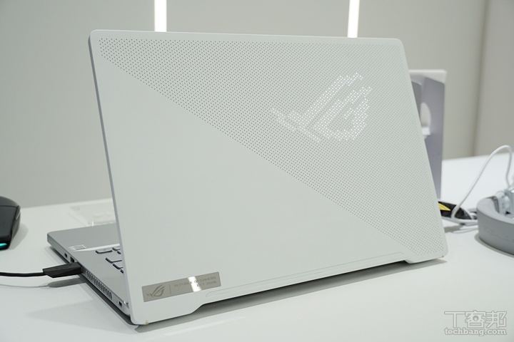 ASUS ROG Zephyrus G14 自訂跑馬燈效，沒有 RGB 燈光一樣吸睛！ | T客邦