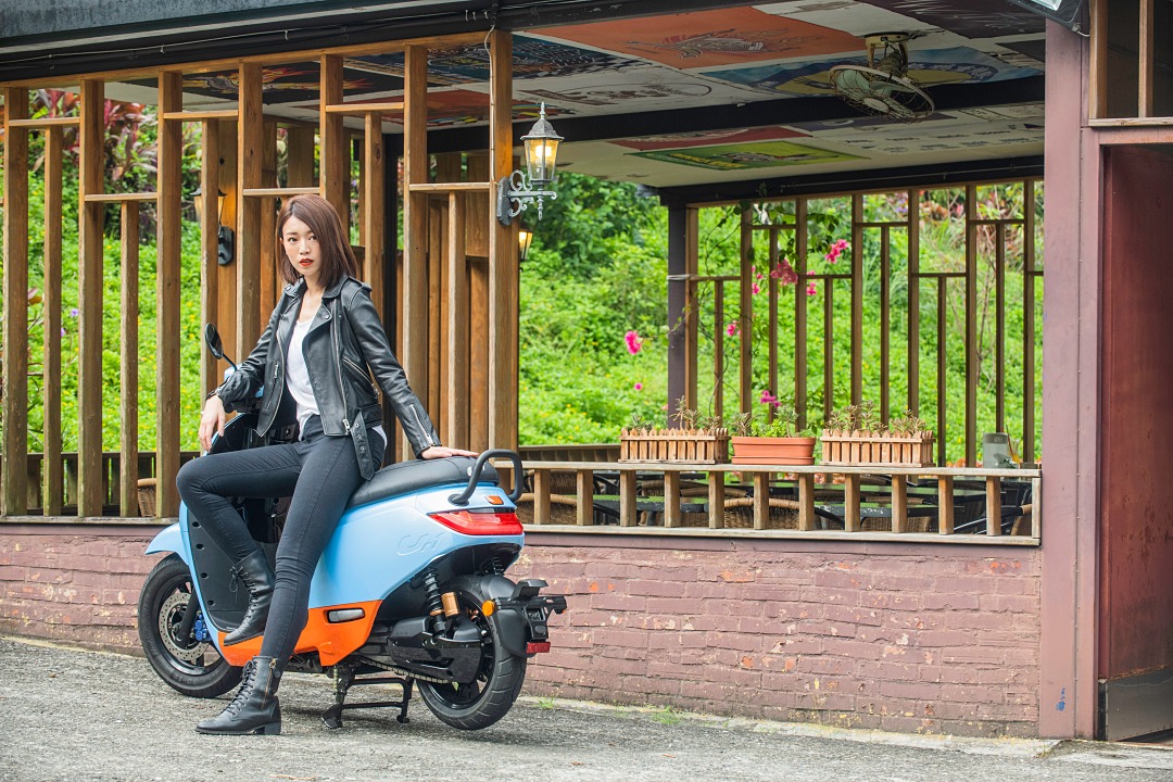 PGO 推出更具跑格的 Ur1 PLUS，同場加映利曼賽車配色 | T客邦