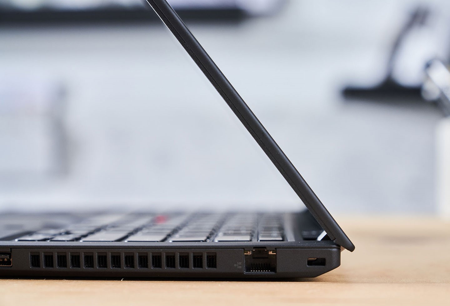 Lenovo ThinkPad T14 Intel 版本深度評測：可彈性自訂硬體規格的主流商務旗艦筆電！ | T客邦