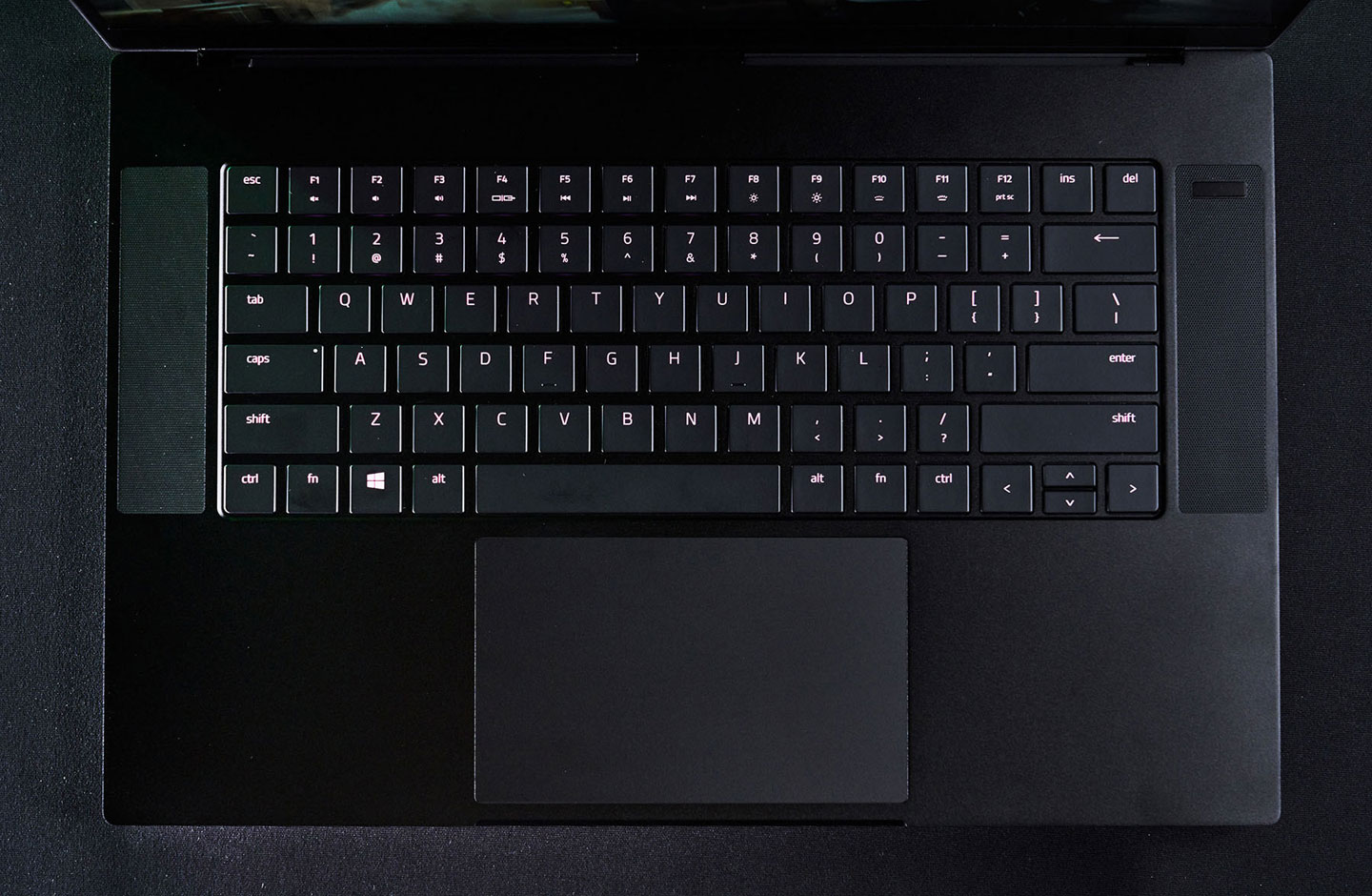 Razer Blade 15 Advanced Edition 開箱與深度評測：兼具輕薄與高效能的電競王者再臨！RTX 30 系列獨顯帶來頂尖 ...