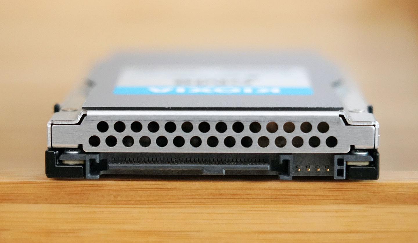 KIOXIA CM6 PCIe 4.0 SSD 攜手深憶與技嘉打造極致性能密集型存機箱、大幅降低系統複雜性與整體擁有成本！ | T客邦