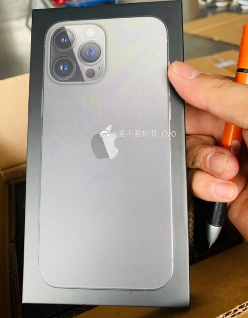 iPhone13包裝盒連塑膠封膜都省了？蘋果經銷商秀出「開箱」照驗證 | T客邦