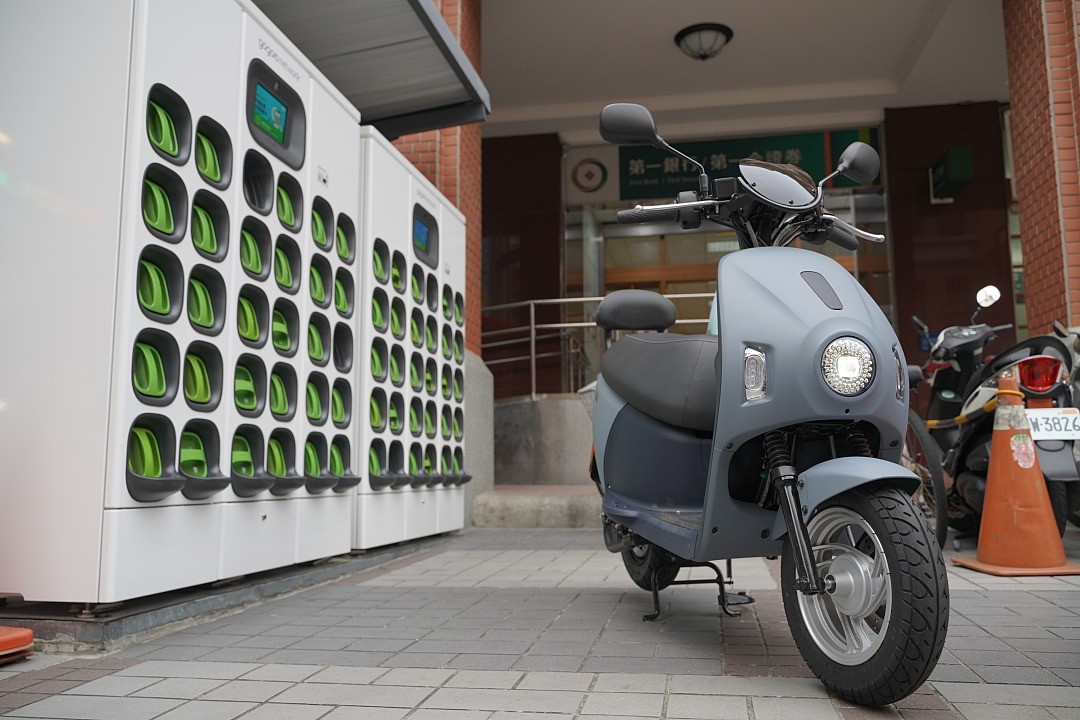 輕巧出行，讓電動車更貼近你我！eMOVING EZ1 體驗試駕 | T客邦