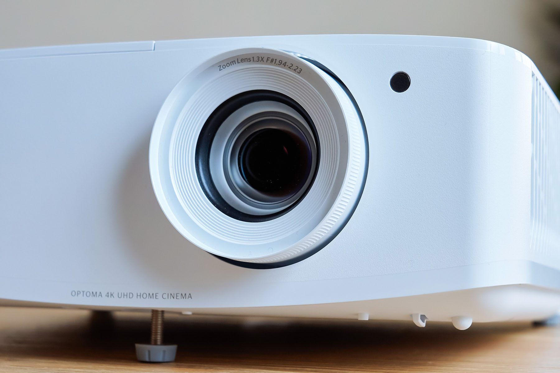 精緻畫質、極速電競，Optoma UHD55 高階劇院投影機 | T客邦