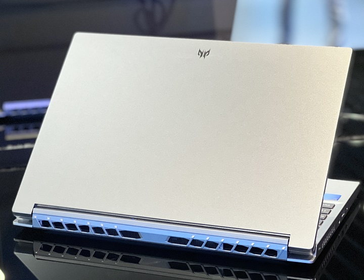 Acer Predator Helios 300 SpatialLabs Edition 啟動裸視 3D 遊戲，同步 Triton 300 ...