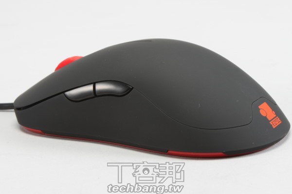 國外電競選手 SpawN 設計的 Zowie AM 電競鼠開箱 | T客邦
