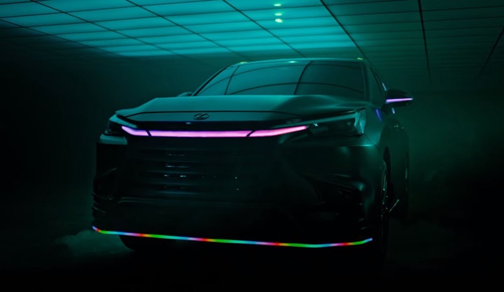 首台「電競休旅」問世？Lexus 與 Razer 跨界打造新型 TX 休旅車，植入滿滿 RGB 還能打電動 | T客邦