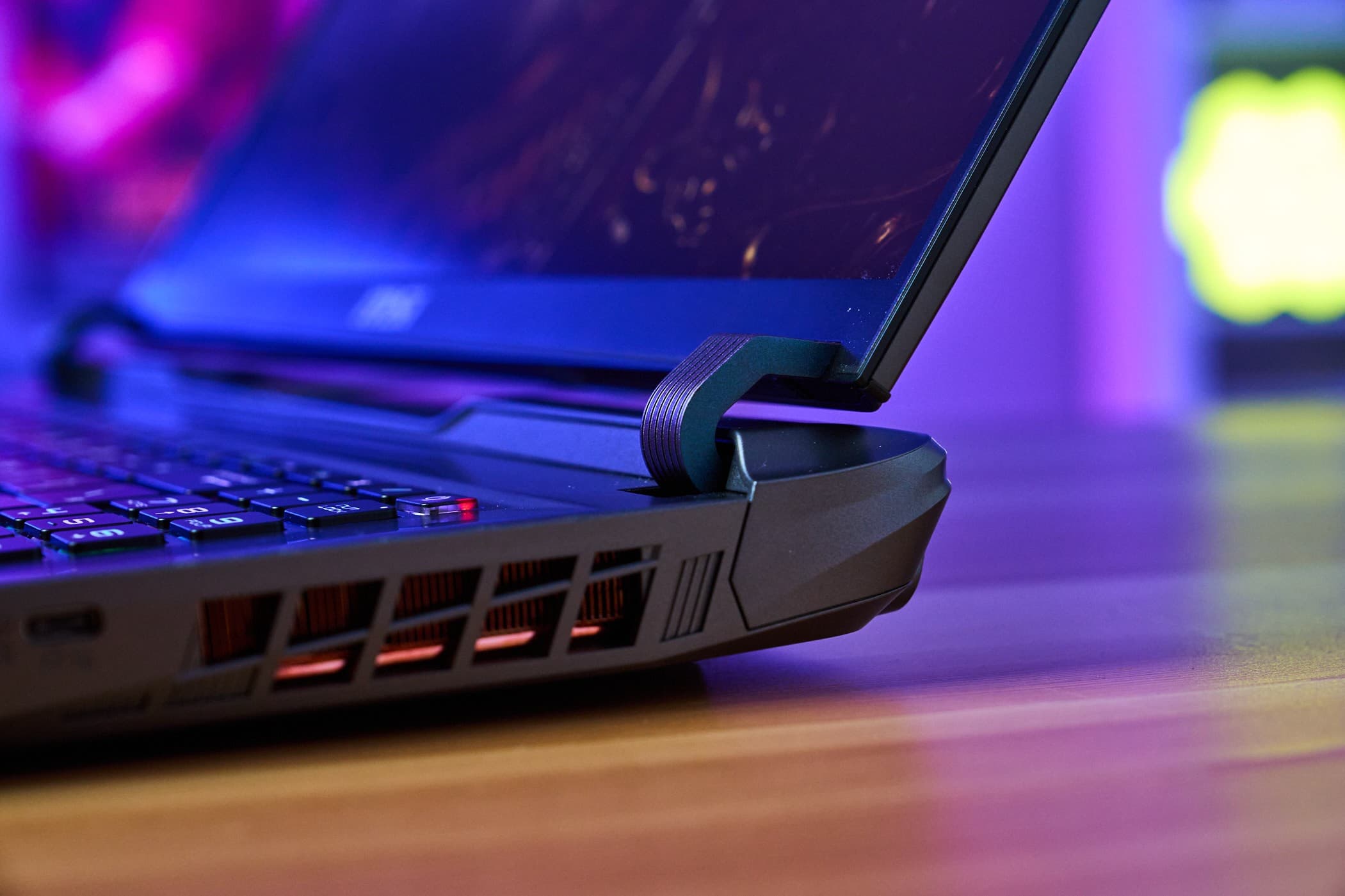 MSI Vector 17 HX 電競筆電評測：輕鬆駕馭主流 3A 遊戲！特效全開高畫質流暢運行黑神話：悟空！ | T客邦