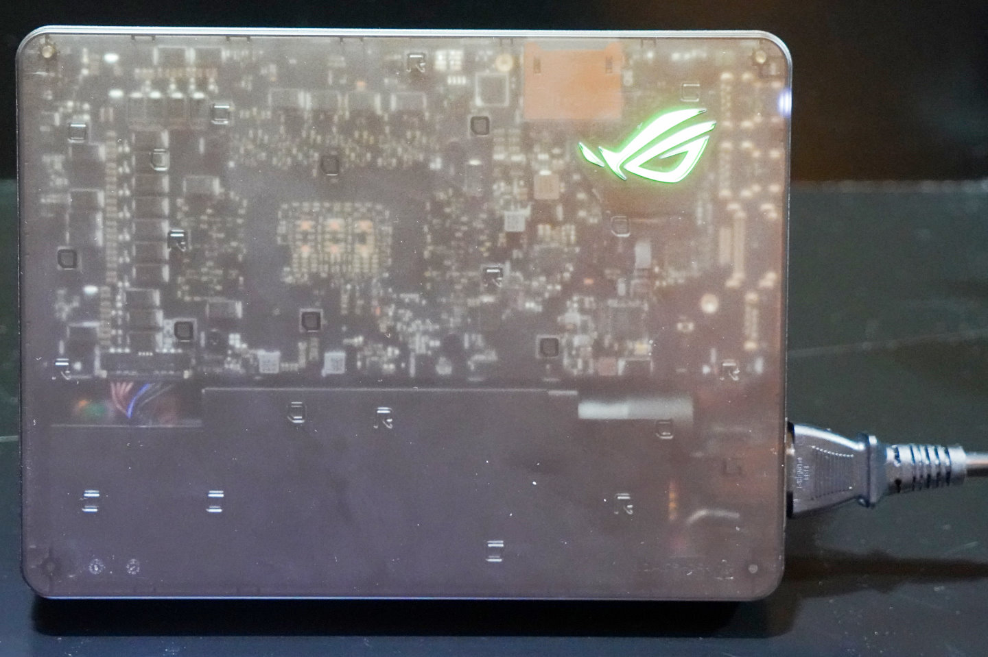 CES2025：Asus推出搭載GeForce RTX 5080的ROG NUC迷你電腦，不夠力還可外接RTX 5090 | T客邦