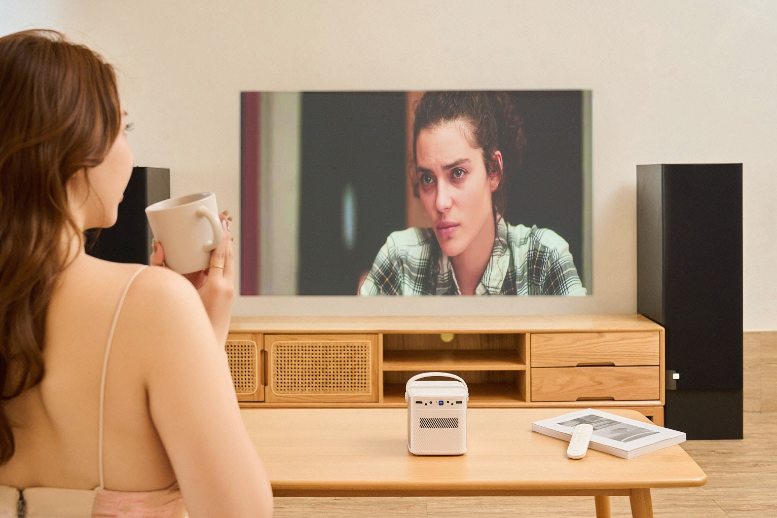 有了 OVO AI 行動劇院 U8-A，無處不是電影院 | T客邦