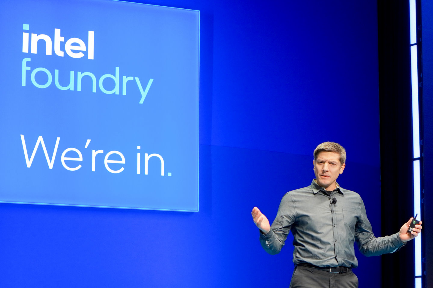 Intel Foundry Direct Connect 2025：Intel 18A製程節點效能分析，Intel 14A導入高數值孔徑極 ...