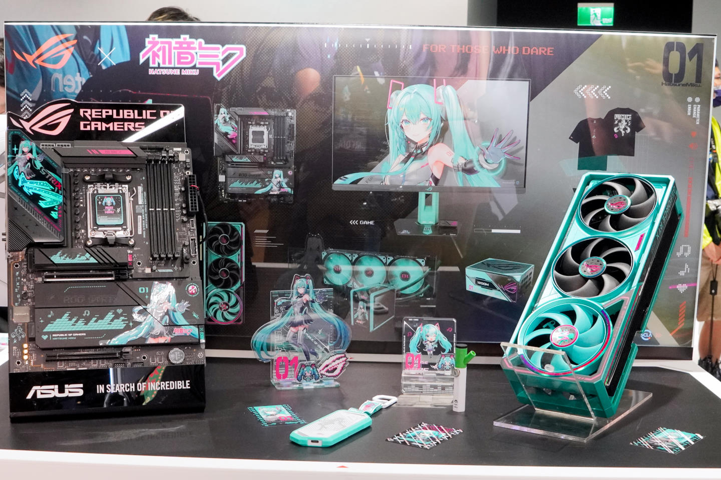 初音未來「硬體」來襲！Asus ROG x Hatsune Miku聯名快閃店開幕，展出多樣產品與改裝主機 | T客邦