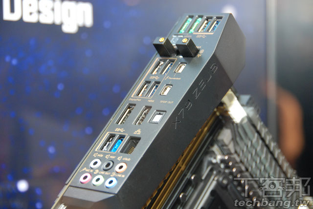 Computex 2012：ASUS 雙 GPU 主機板 ZEUS，有錢也買不到的概念產品 | T客邦